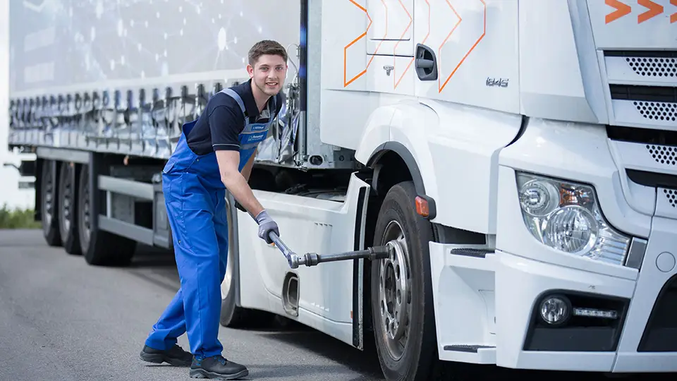 Serviceleistungen LKW & Bus - Pneuhage Fleet Solution